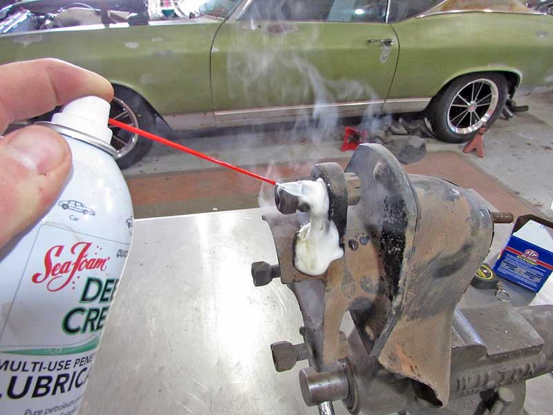 How To Use Sea Foam Deep Creep Penetrating Lubricant