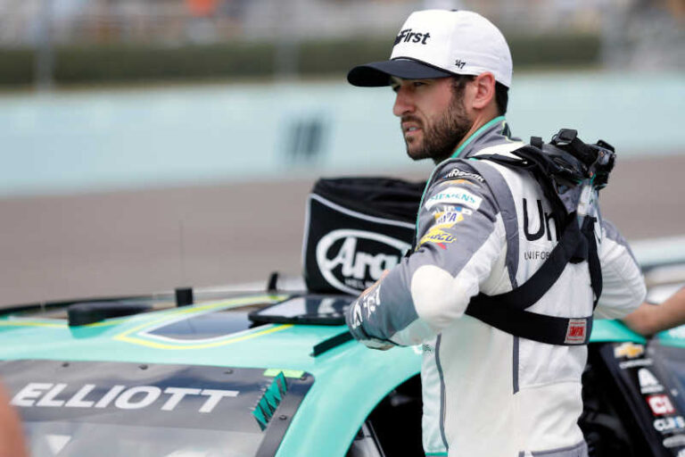 Elliott Comes Back from Pit Road Penalty to Finish 18th at Homestead ...