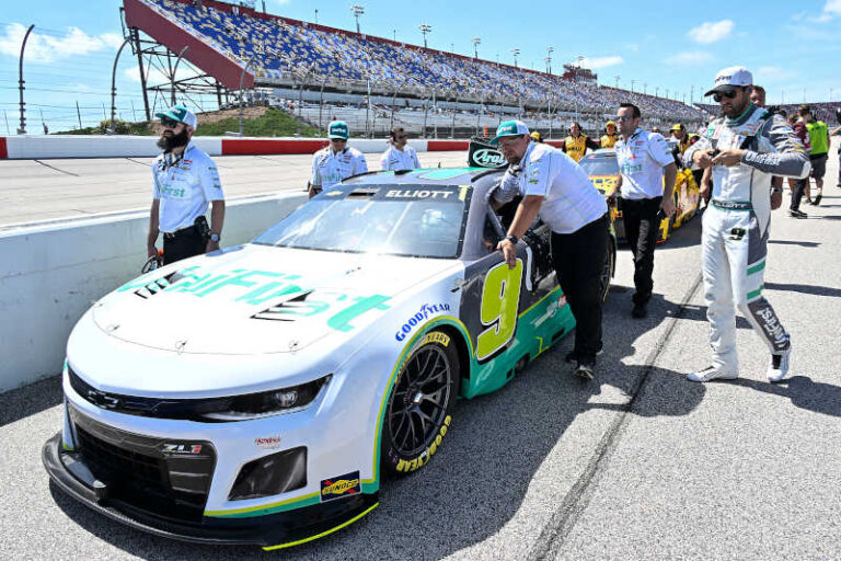 Elliott Notches Top-10 Finish at Darlington » NAPA Blog
